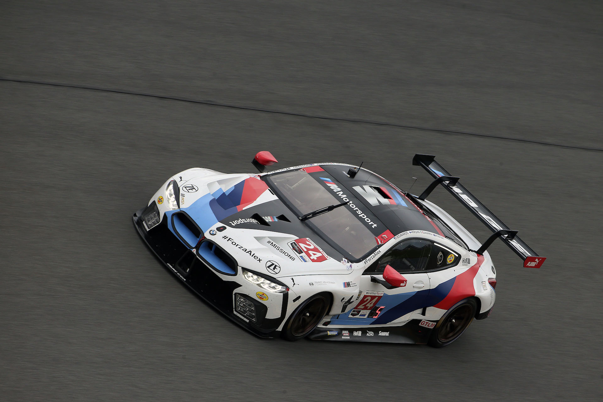 BMW M8 GTE: Salió a correr antes de ver las vitrinas
